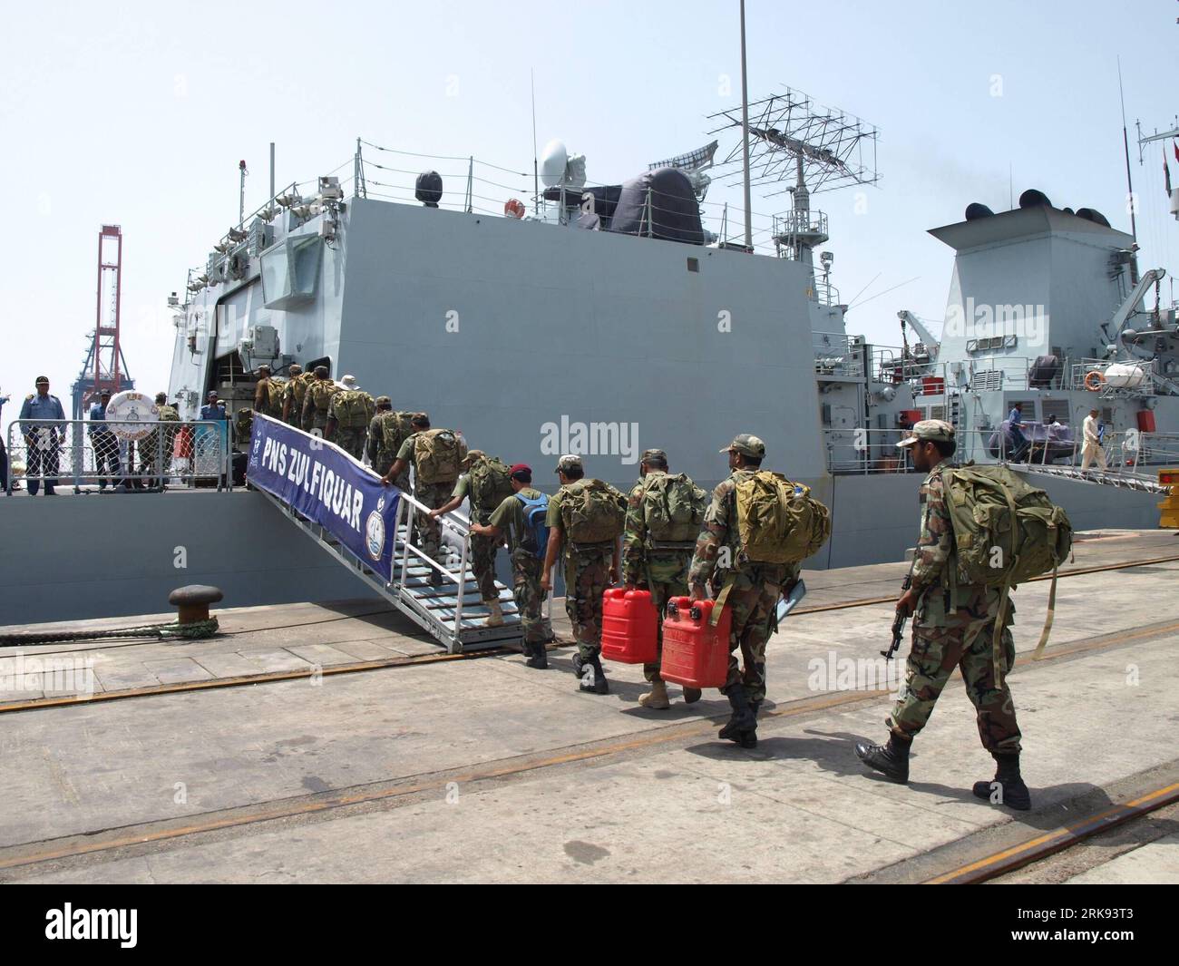 Fearful soldiers hi-res stock photography and images - Alamy