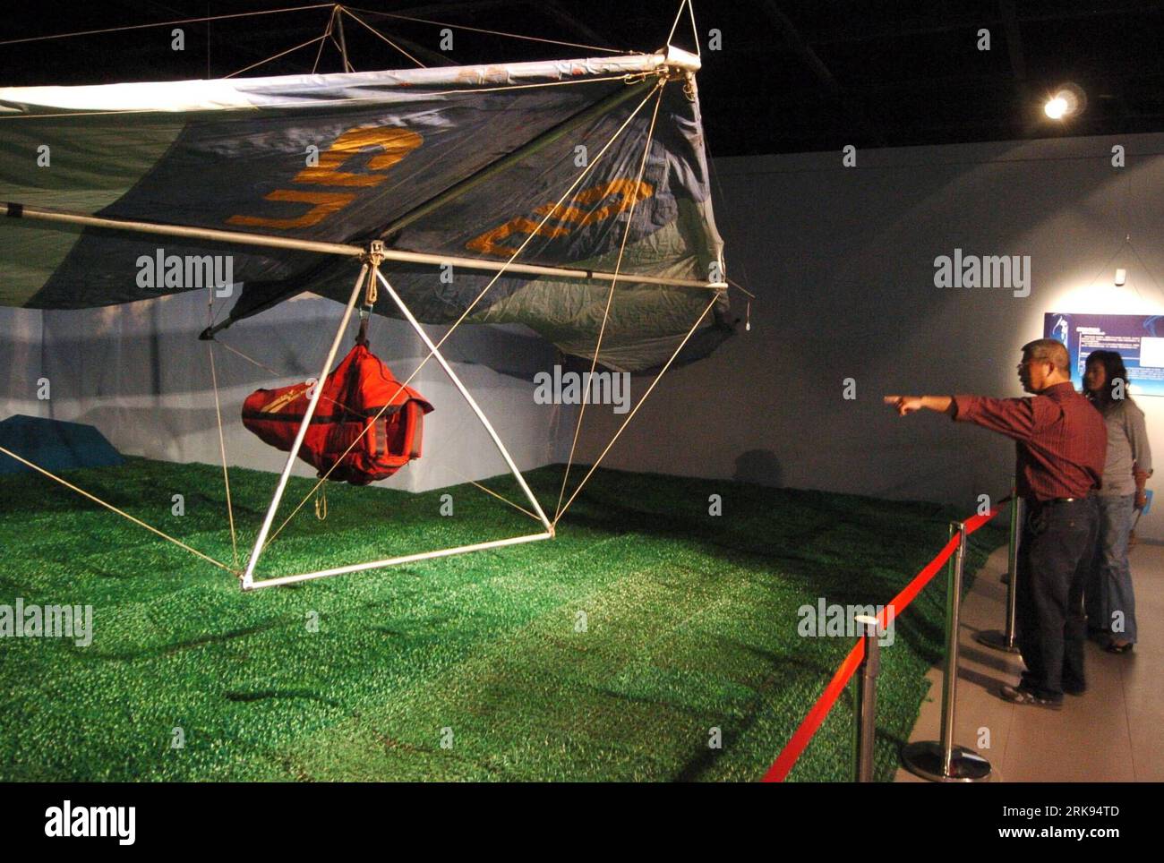 Parachute ejection hi-res stock photography and images - Alamy