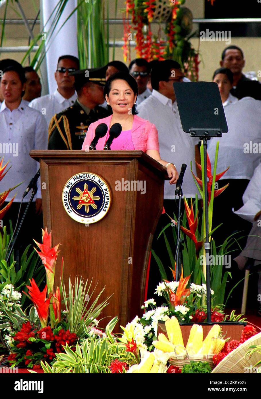 Philippine president gloria macapagal arroyo hi-res stock photography ...