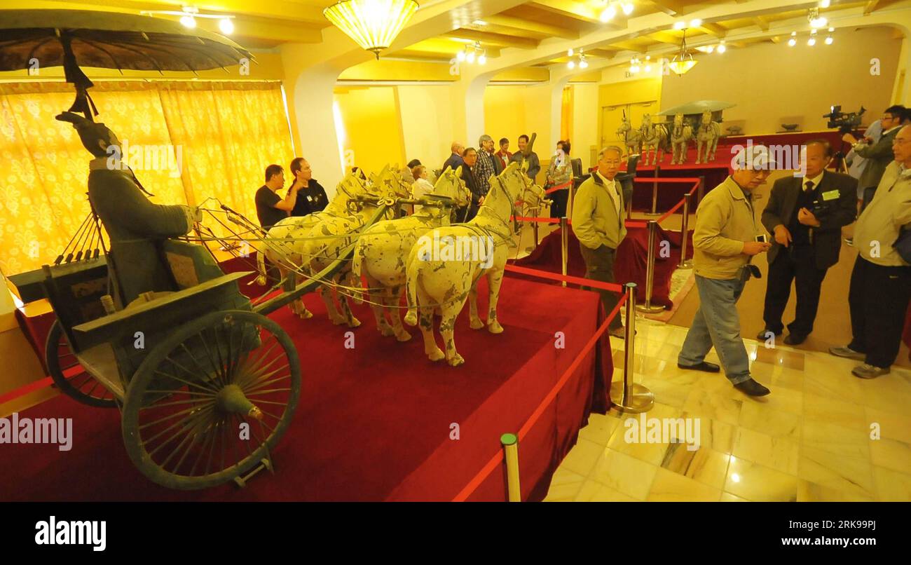 First emperor of the qin dynasty hi-res stock photography and images ...