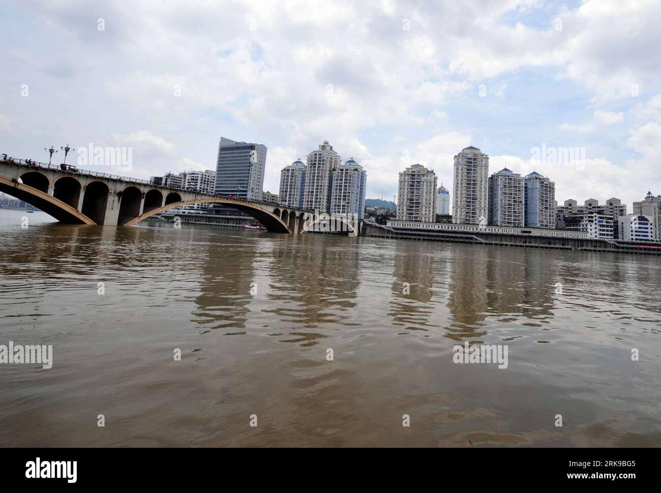 Huang he river flood hi-res stock photography and images - Alamy