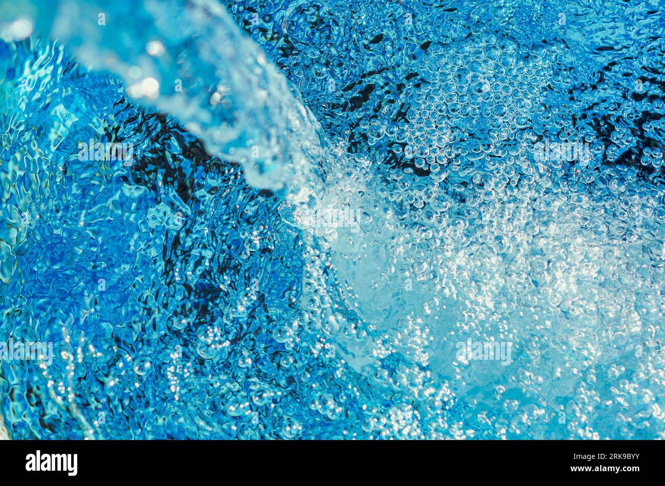 Endless water flow hi-res stock photography and images - Alamy