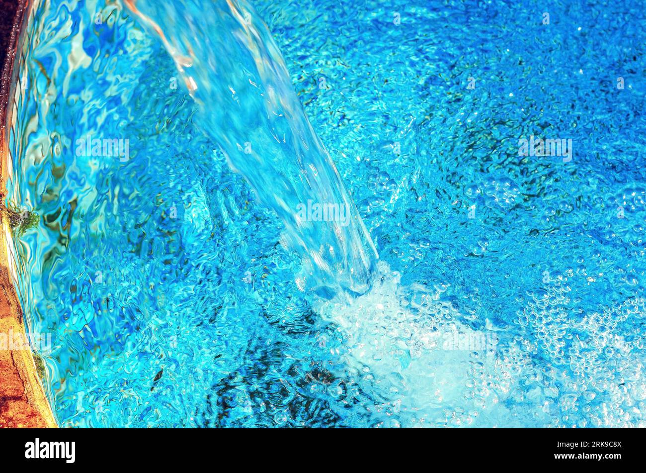 Endless water flow hi-res stock photography and images - Alamy