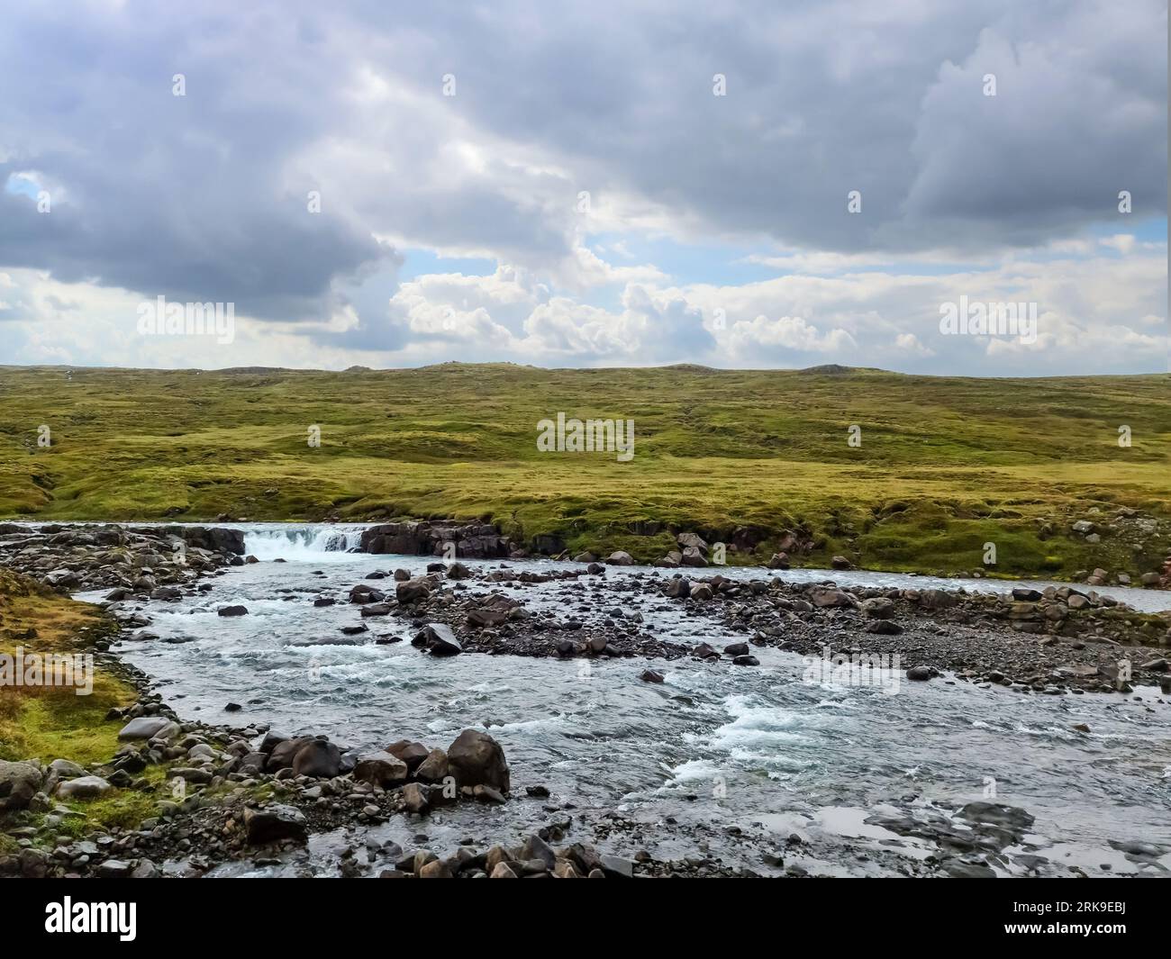 Mountain landscape rivers streams hi-res stock photography and images ...
