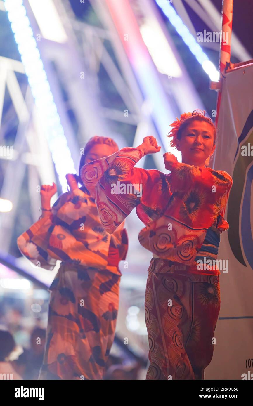 Members of the Japanese Society of Cairns lead the traditional Bon ...