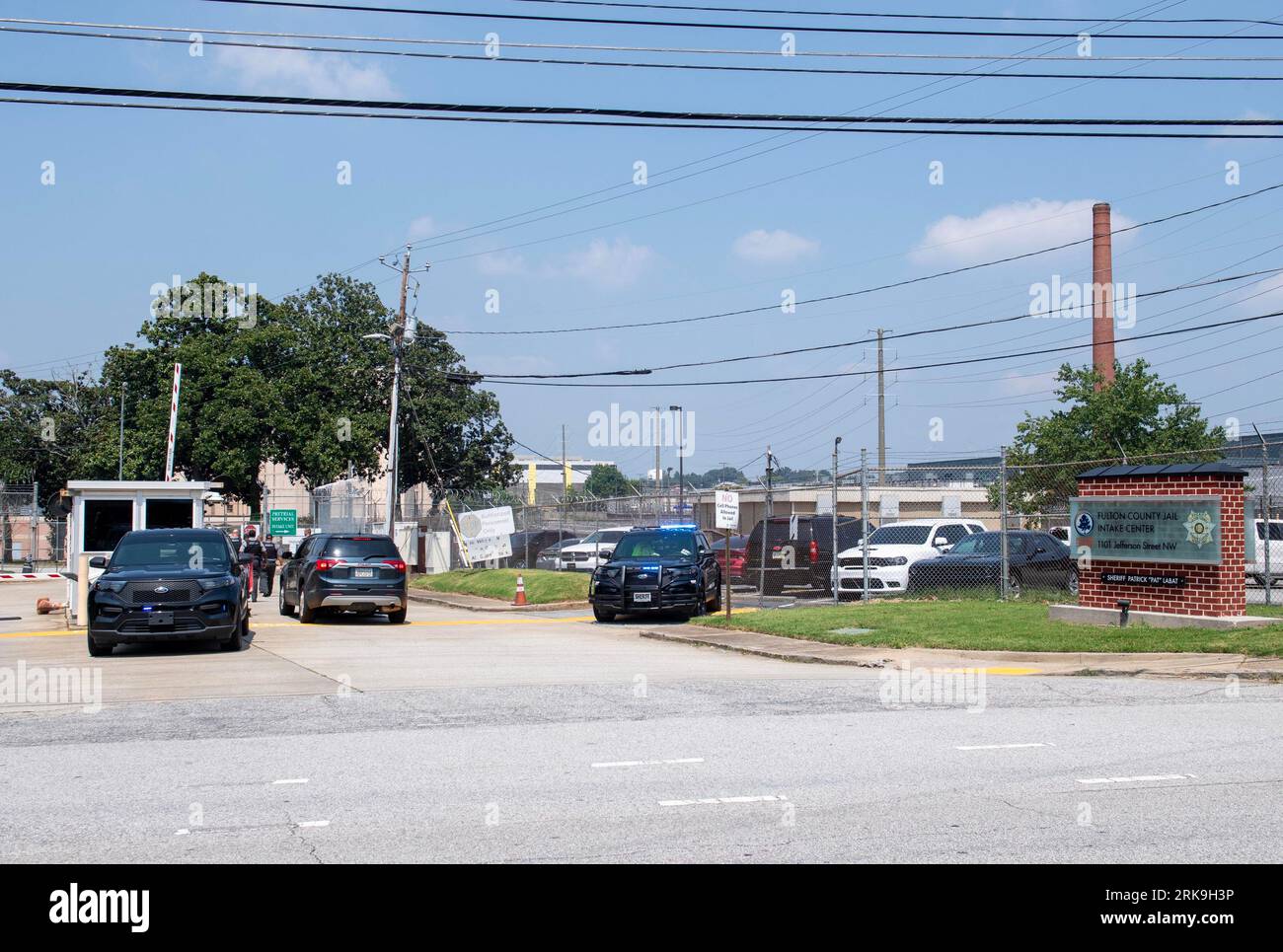 Fulton county jail intake center hi-res stock photography and images ...