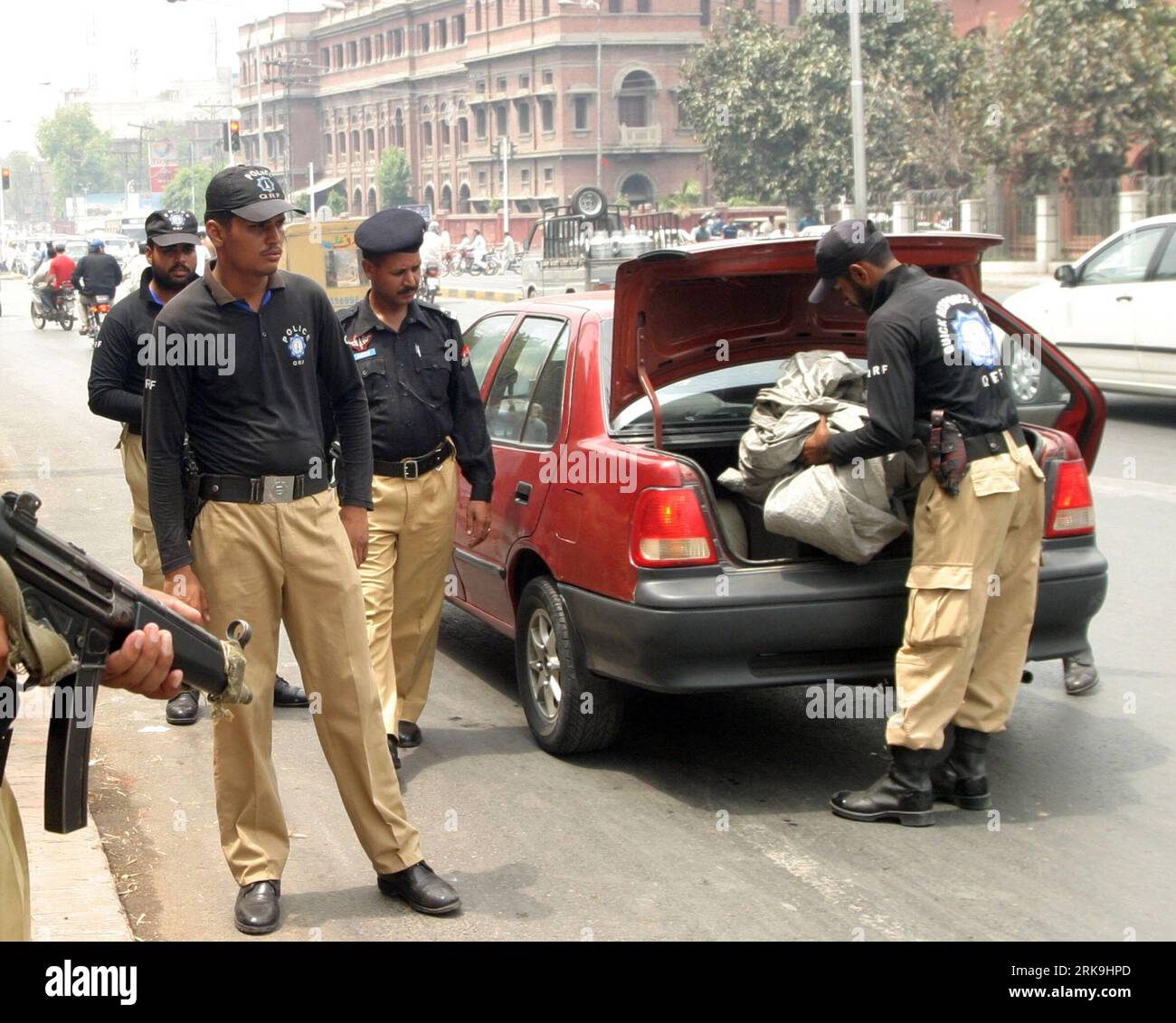 Lahore police car hi-res stock photography and images - Alamy