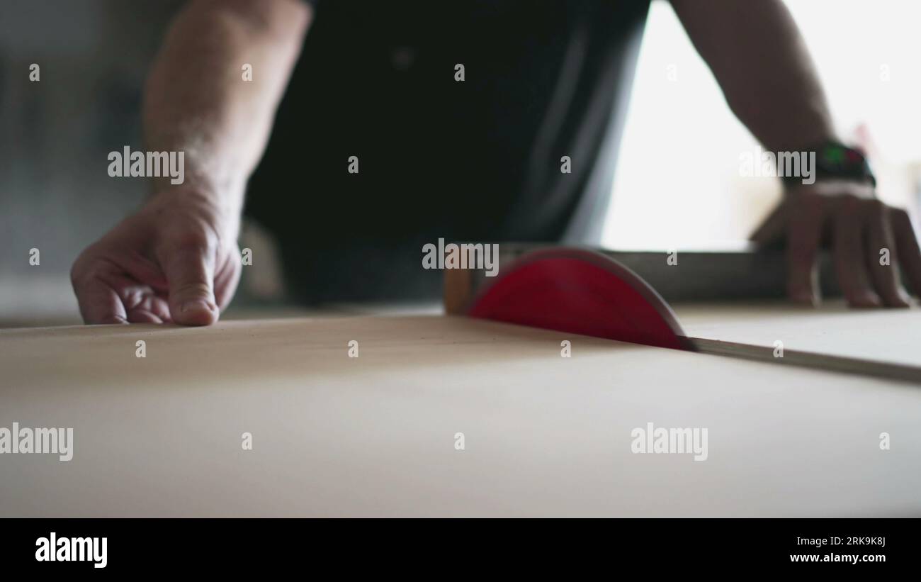 Machines in shop hi-res stock photography and images - Alamy