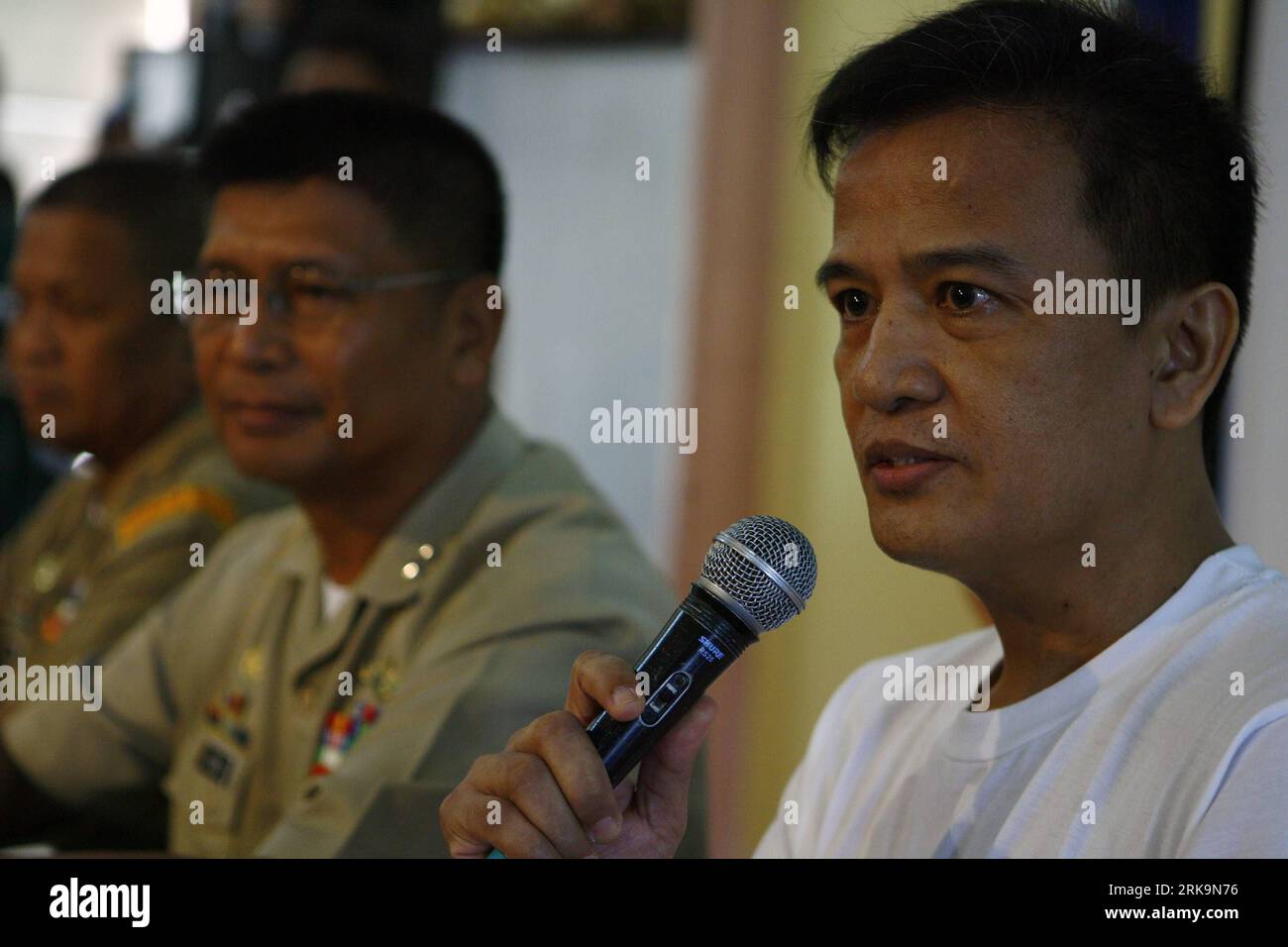 Former philippine marine hi-res stock photography and images - Alamy