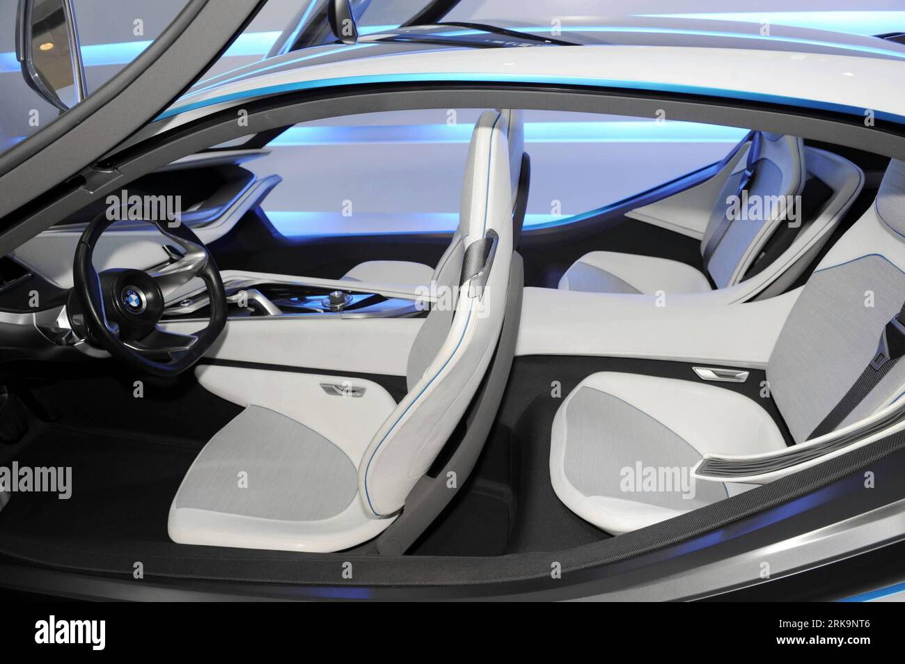 Bmw atrium hi-res stock photography and images - Alamy