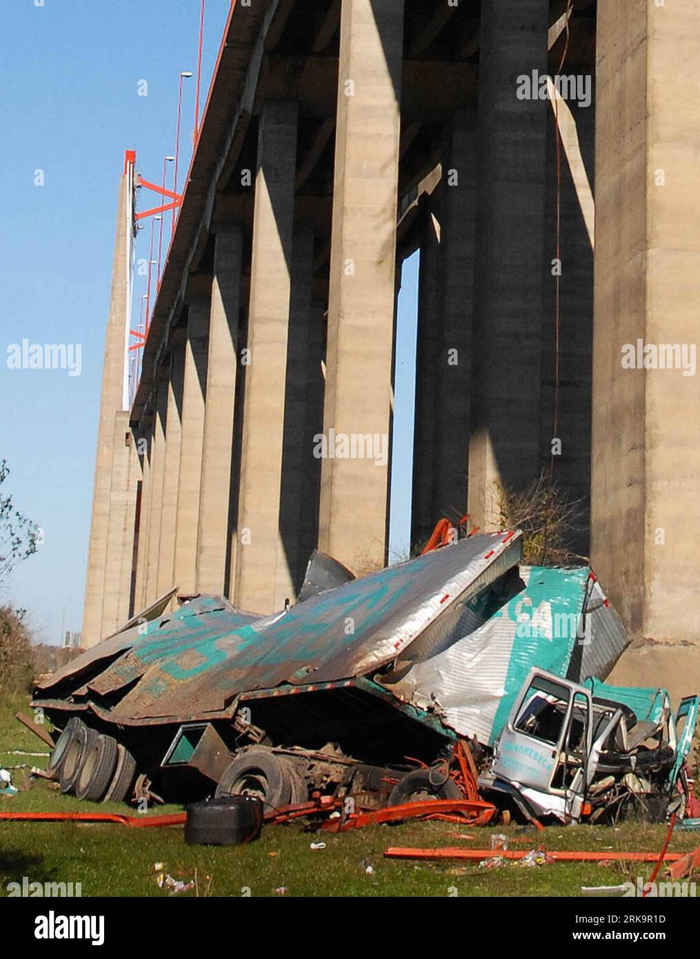 Lkw wrack hi-res stock photography and images - Alamy