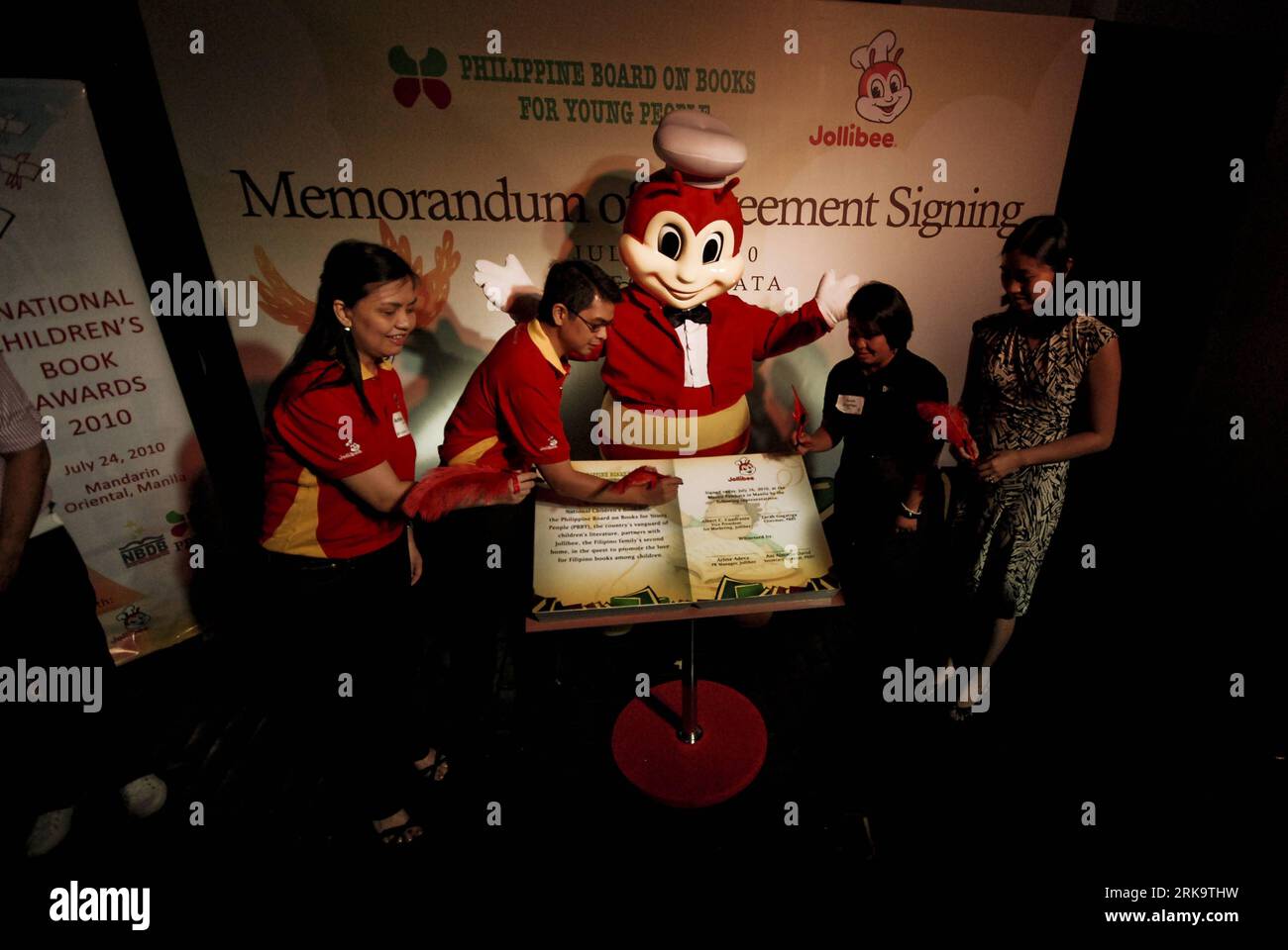 Jollibee manila hi-res stock photography and images - Alamy