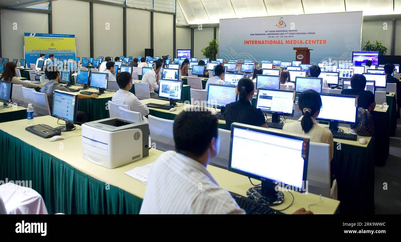 Vietnam national convention centre hi-res stock photography and images ...