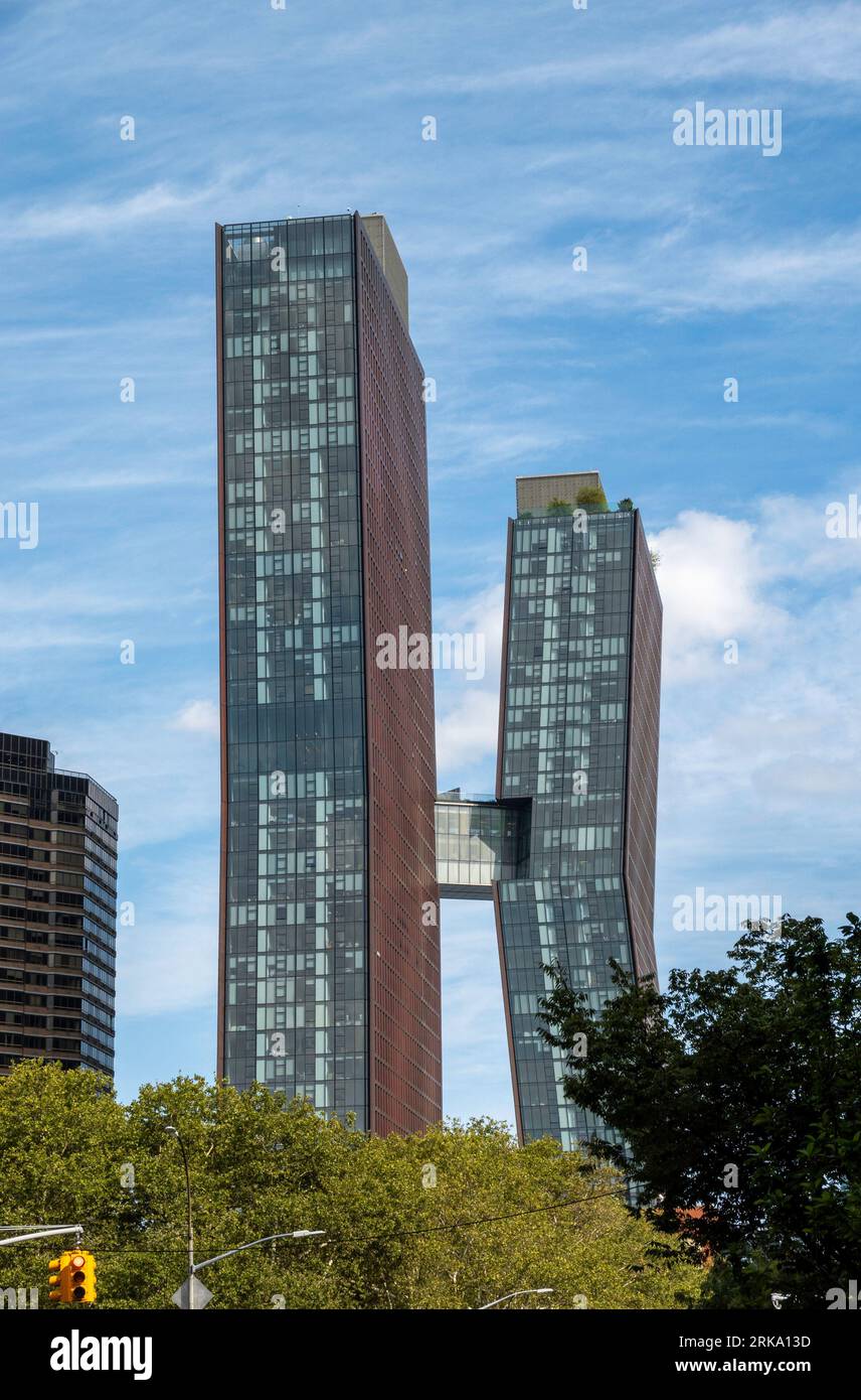 The American Copper Building is interesting architecture on the East ...