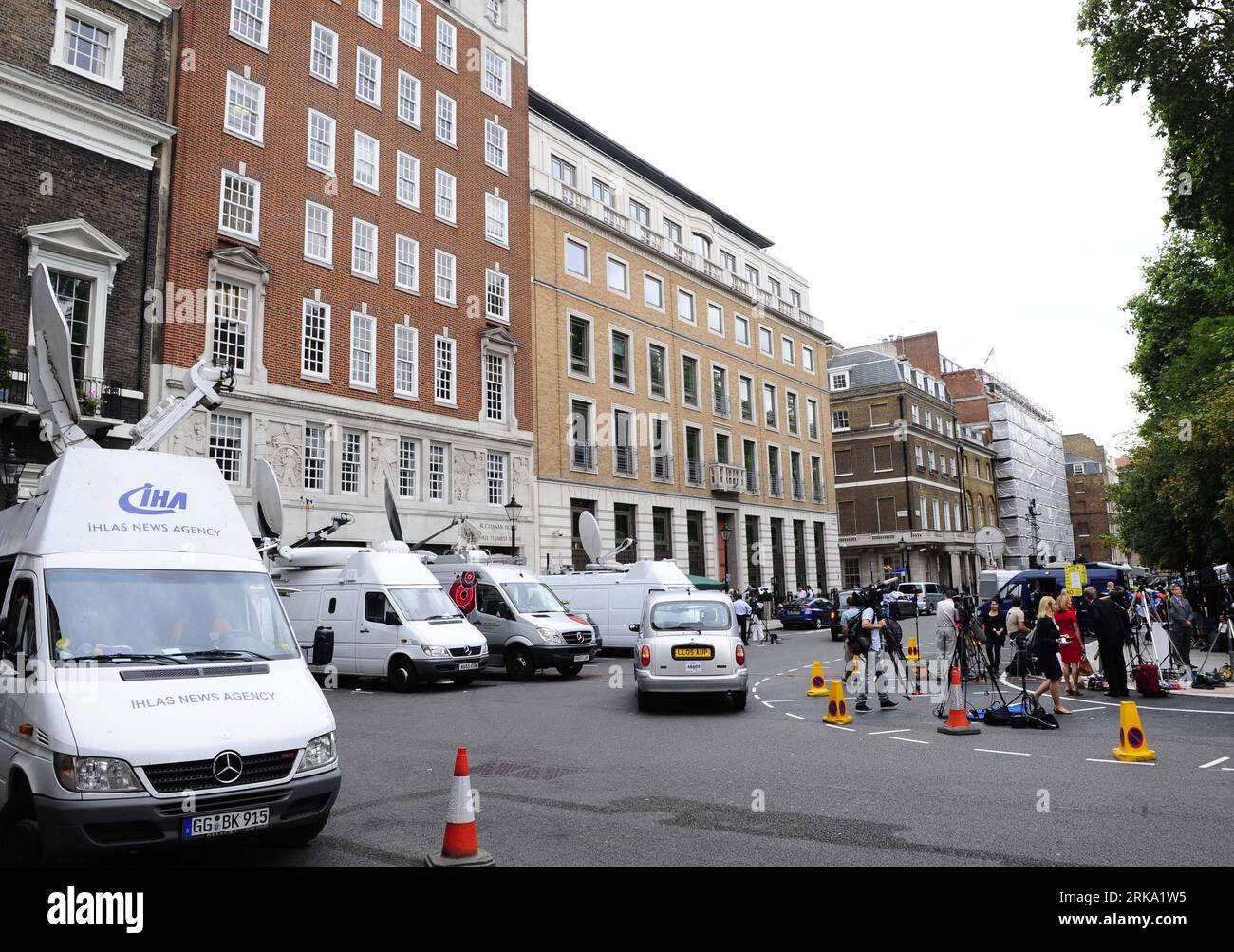 The international headquarters bp hi-res stock photography and images ...