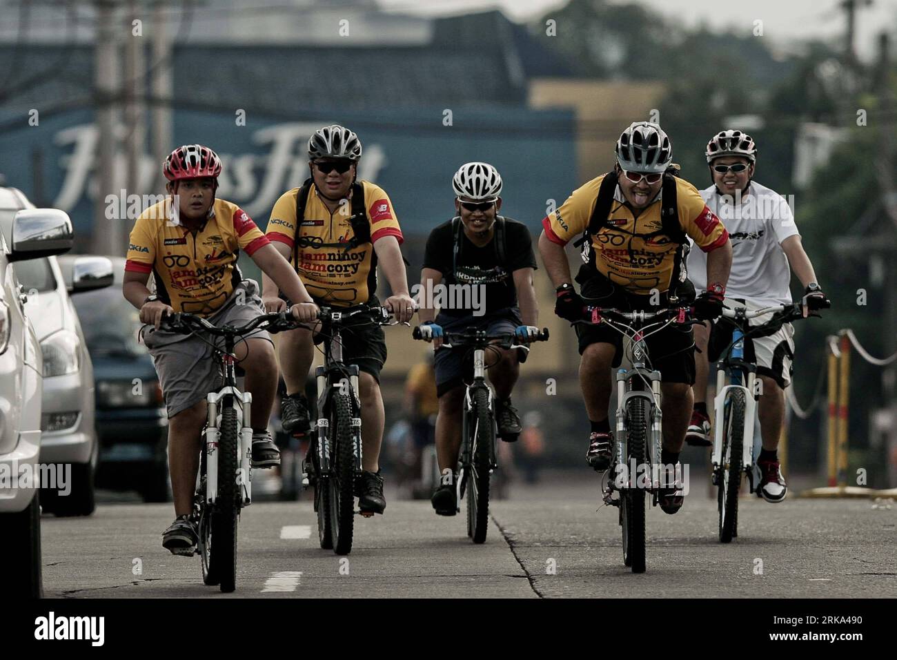 Greenhills manila hi-res stock photography and images - Alamy