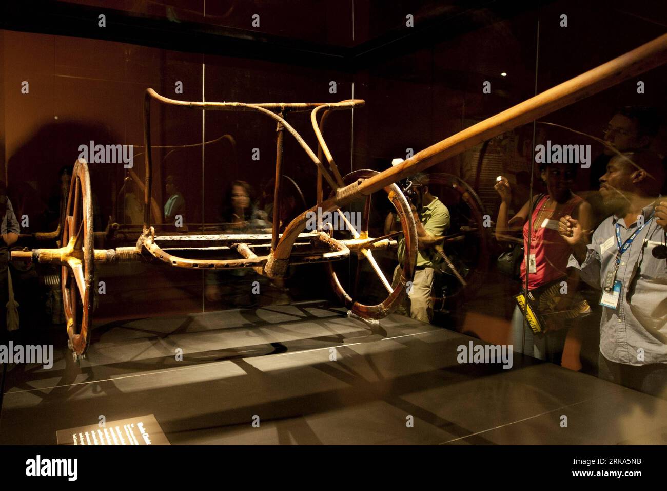 King tutankhamun life hi-res stock photography and images - Alamy