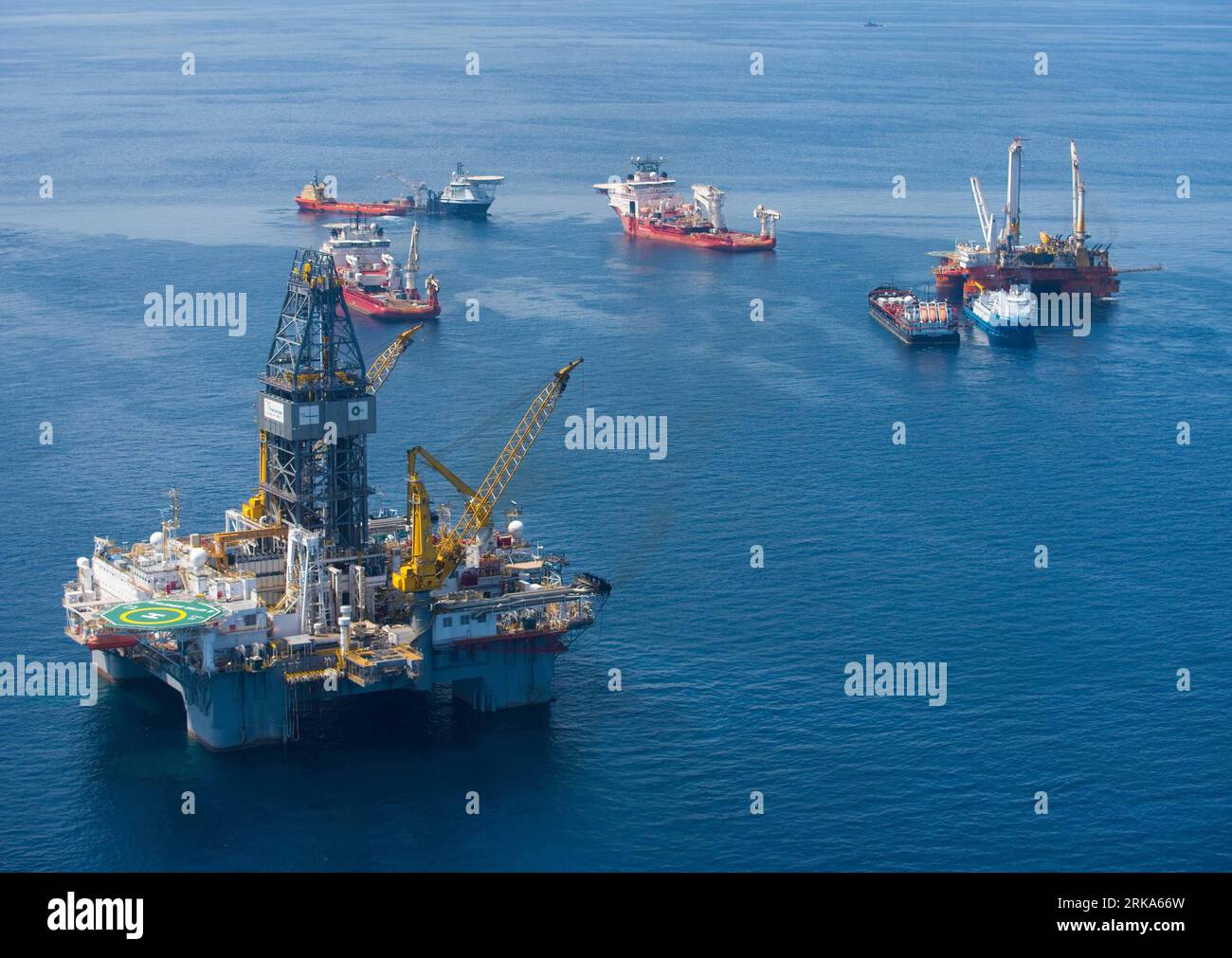 Gulf oil spill 2010 underwater hi-res stock photography and images - Alamy