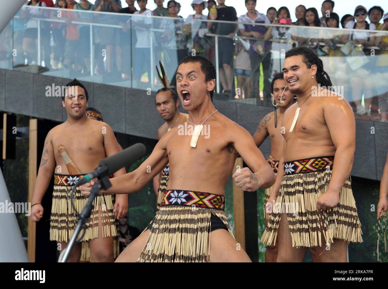 Maori haka tanz hi-res stock photography and images - Alamy