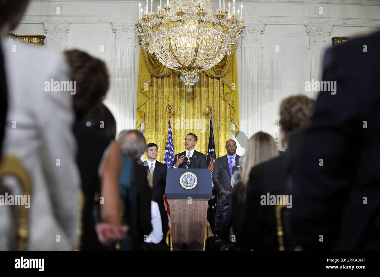 Manu stand hi-res stock photography and images - Alamy