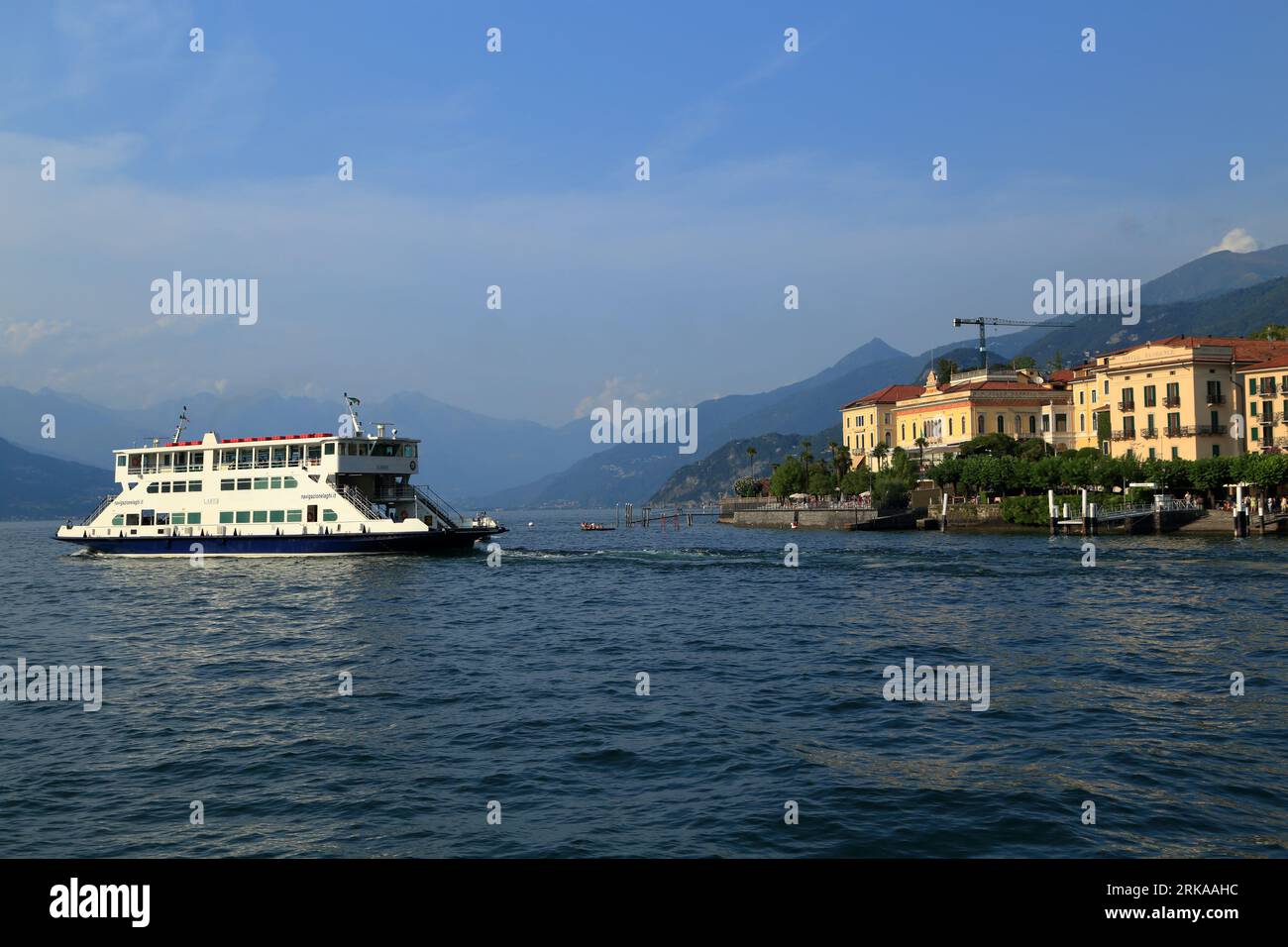 Lago lario hi-res stock photography and images - Alamy