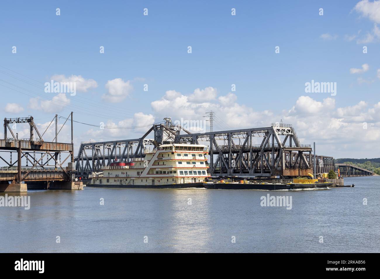 The M/V Mississippi tugboat passes through the Santa Fe Swing Span ...