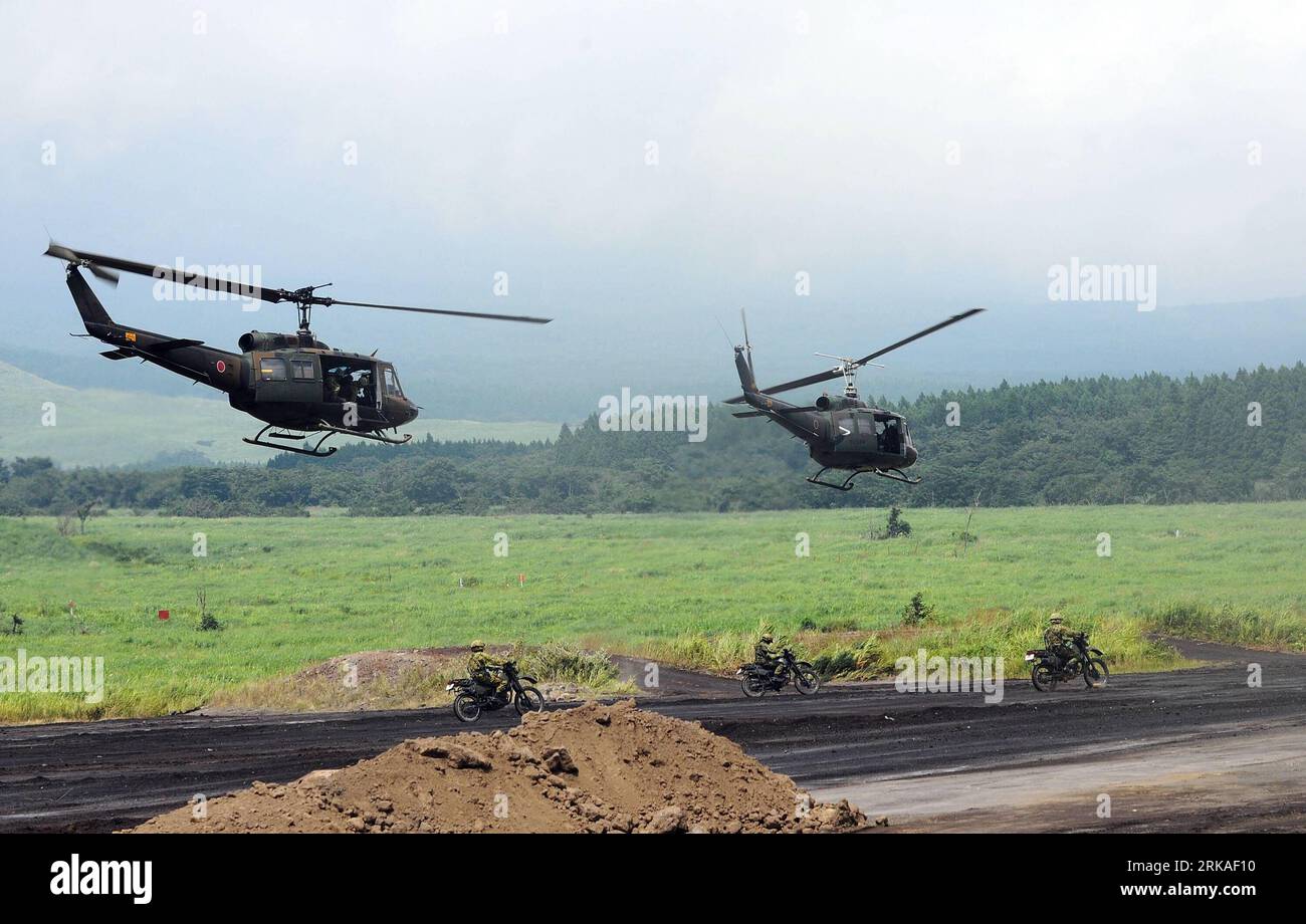 Military helicopters in japan hi-res stock photography and images - Alamy