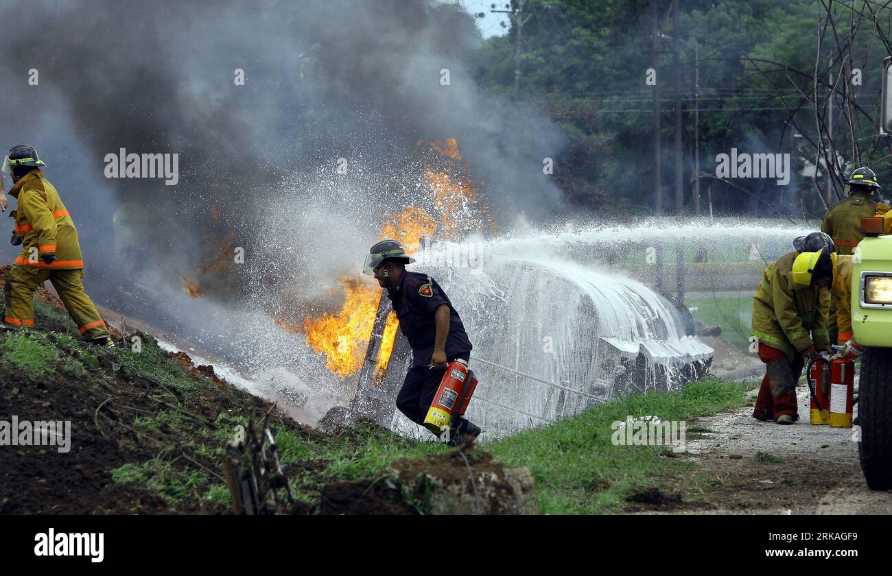 Tanker feuer hi-res stock photography and images - Alamy