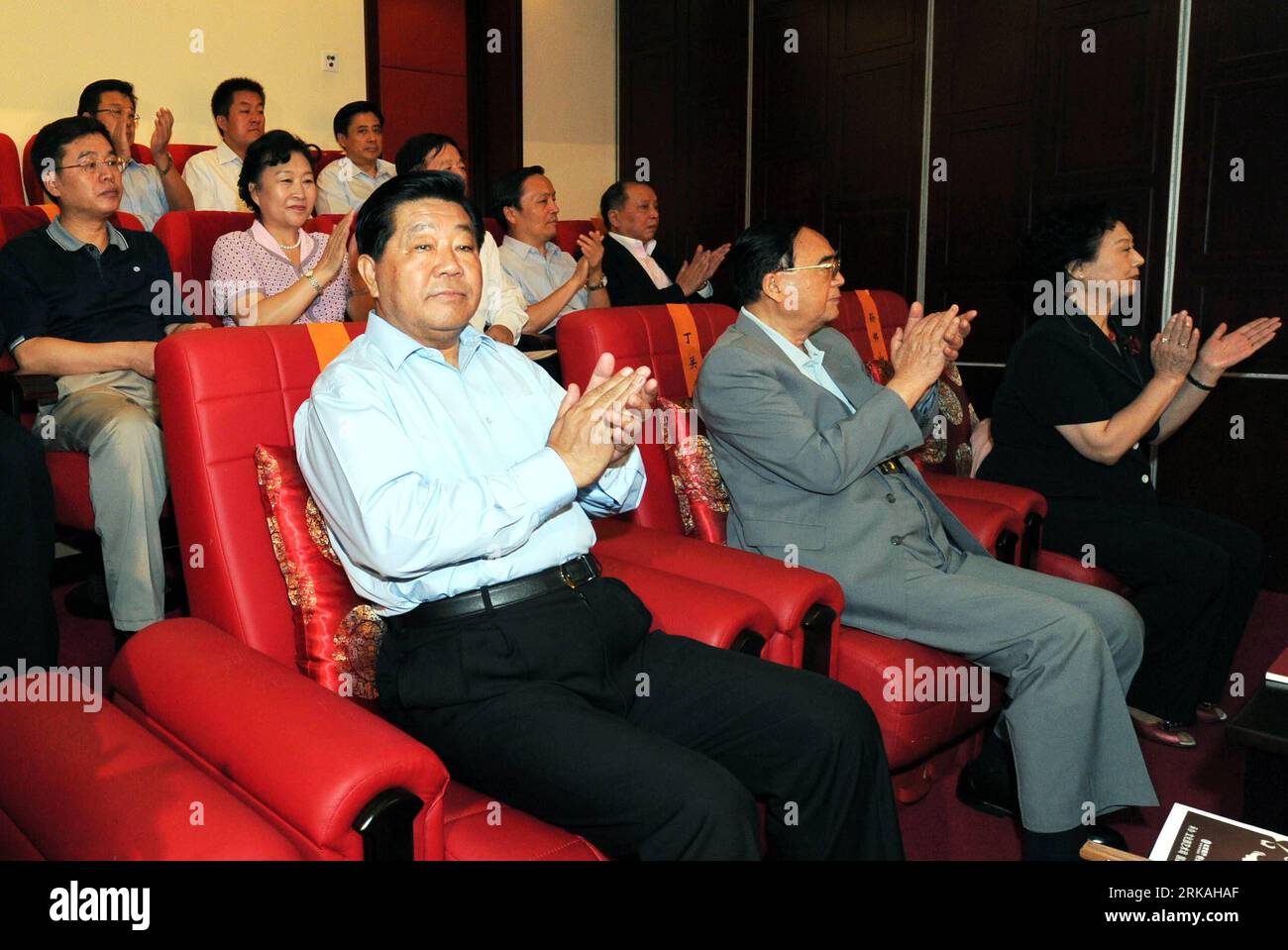 Female oper hi-res stock photography and images - Alamy