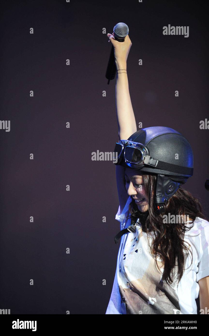 Cheer chen hi-res stock photography and images - Alamy