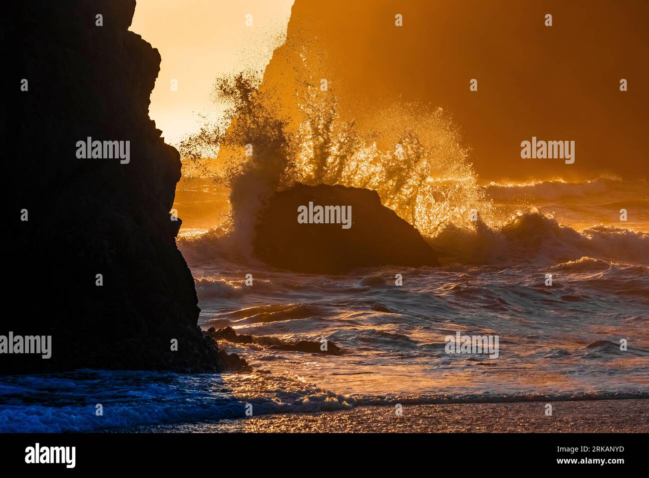 Waves crashing on rocks at Ruby Beach , Olympic National Park ...