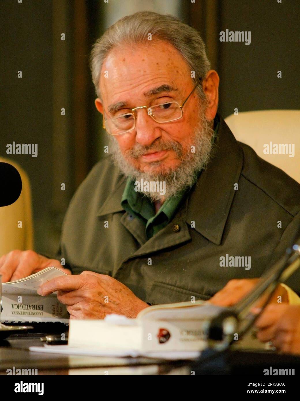 Fidel castro book hi-res stock photography and images - Alamy