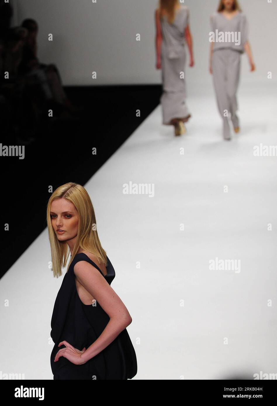 Maria yi hi-res stock photography and images - Alamy