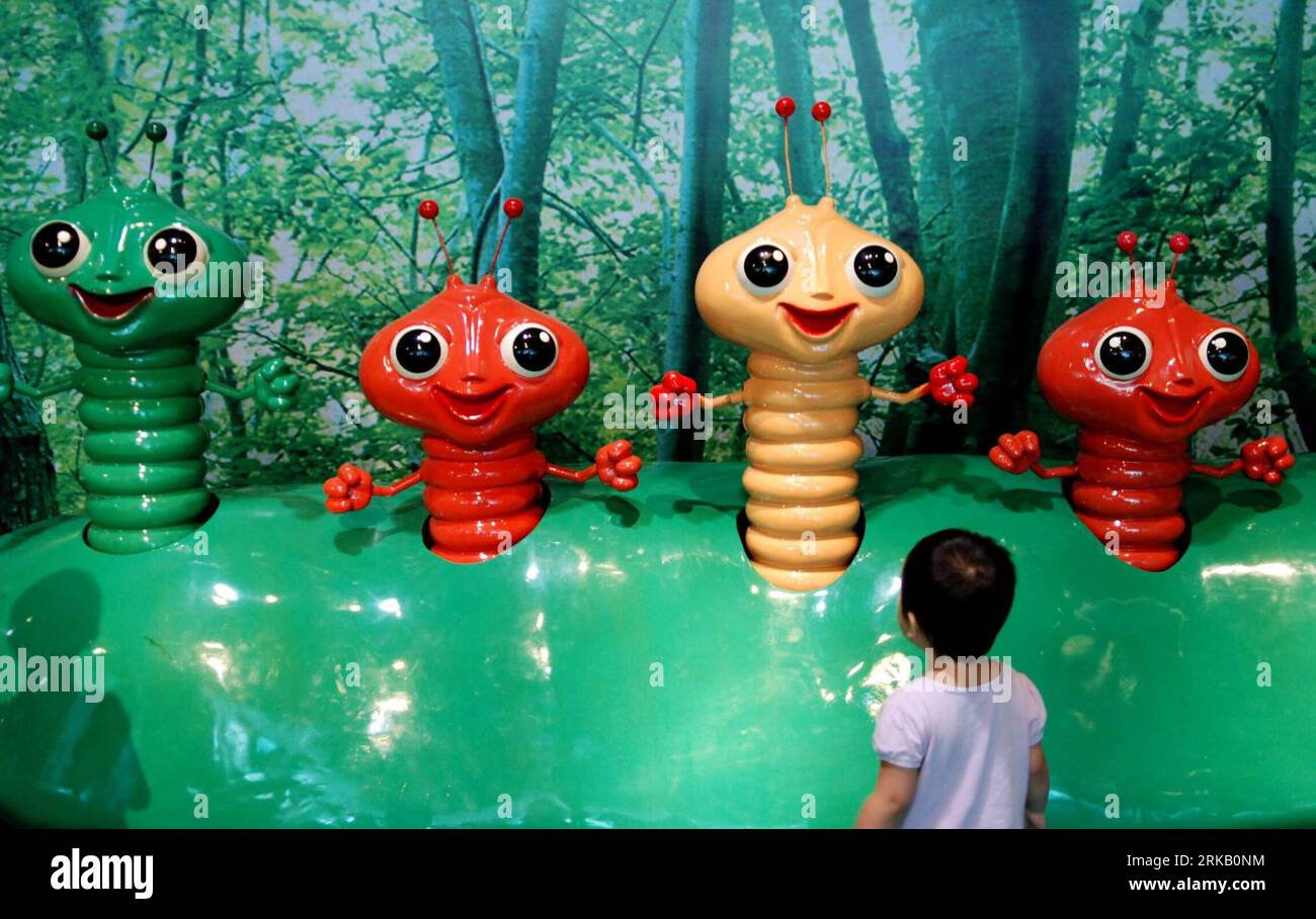 Cartoon insects hi-res stock photography and images - Alamy