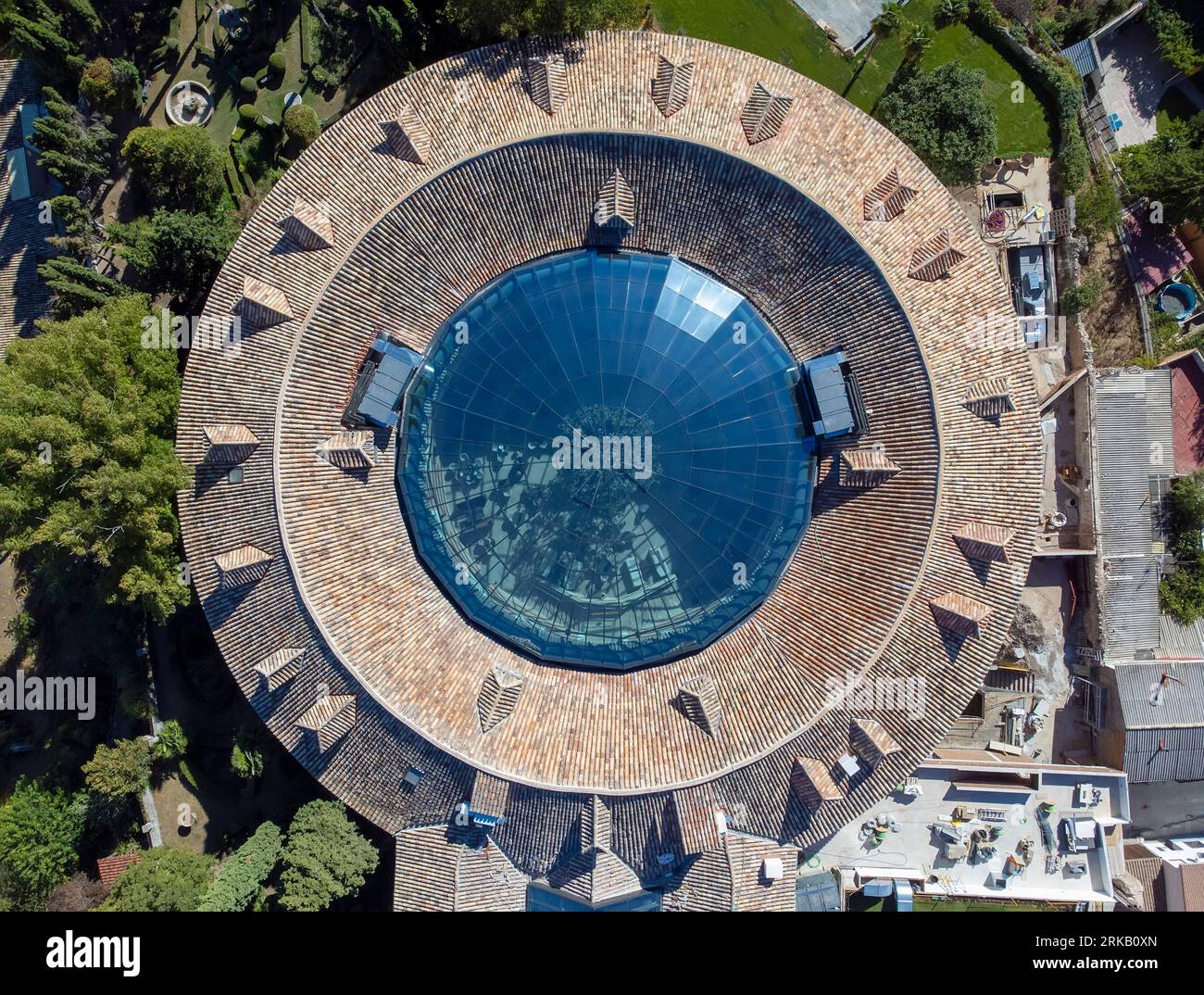 Modern glass roof circular hi-res stock photography and images - Alamy
