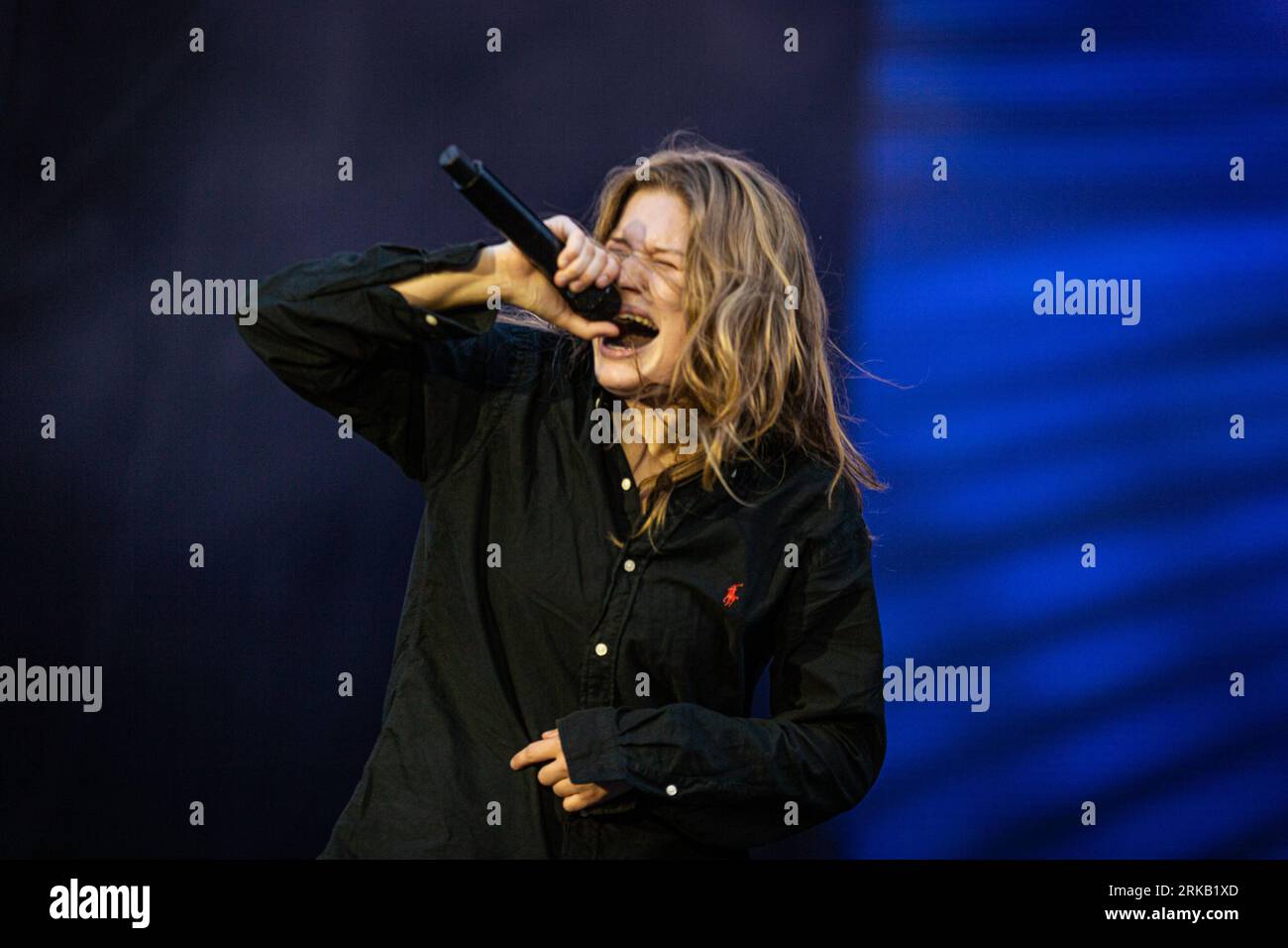 Girl in red live music hi-res stock photography and images - Alamy