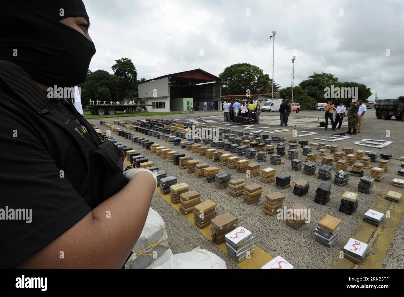 Panama police officer hi-res stock photography and images - Alamy