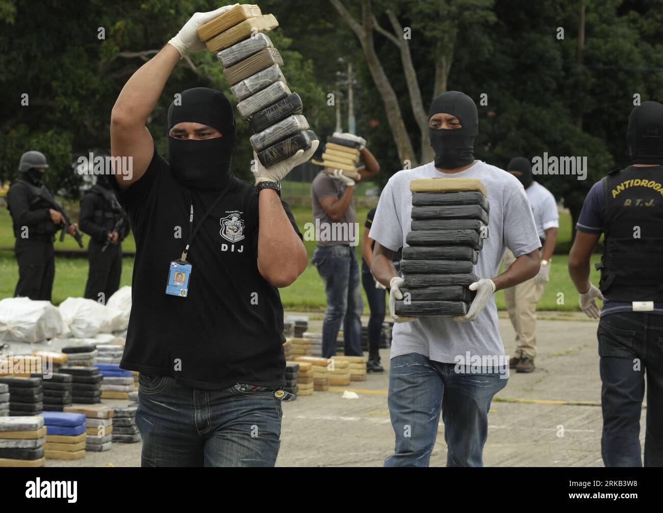 000 kilograms of cocaine hi-res stock photography and images - Alamy