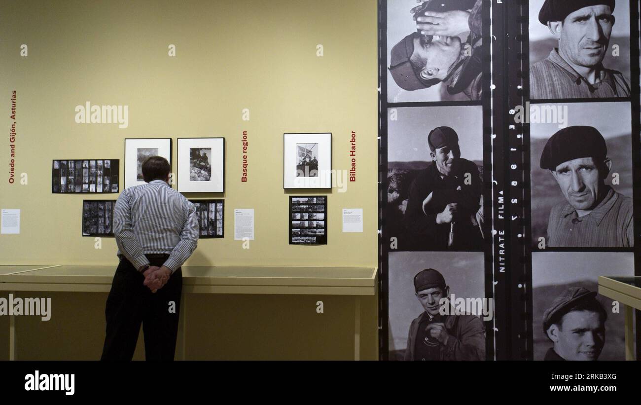 Robert capa and gerda taro hi-res stock photography and images - Alamy