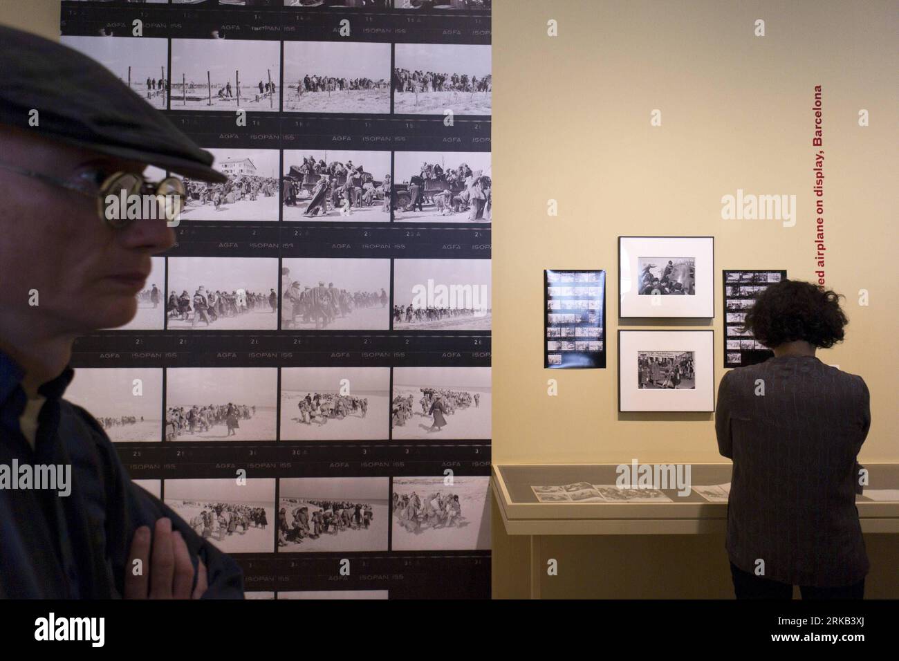 Robert capa and gerda taro hi-res stock photography and images - Alamy