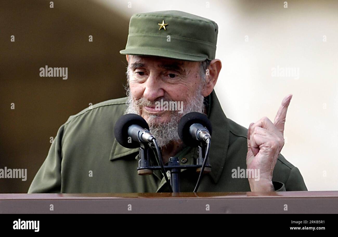 (100928) -- HAVANA, Sept. 28, 2010 (Xinhua) -- Former Cuban leader ...