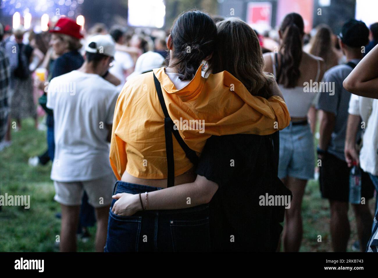 Paris, France. 23rd Aug, 2023. A couple seen hugging during the live ...
