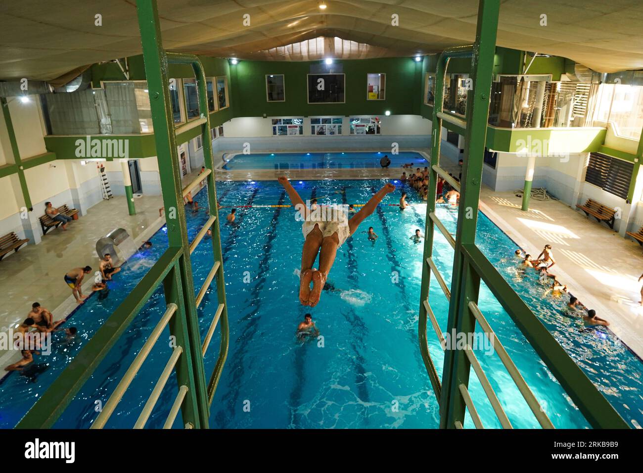 Pool jumping zuma hi-res stock photography and images - Alamy