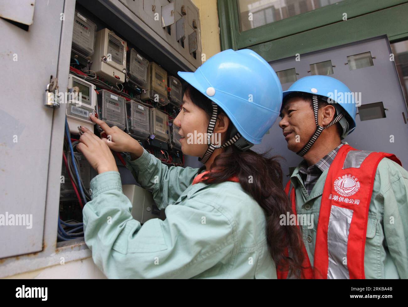 Smart meter install hi-res stock photography and images - Alamy