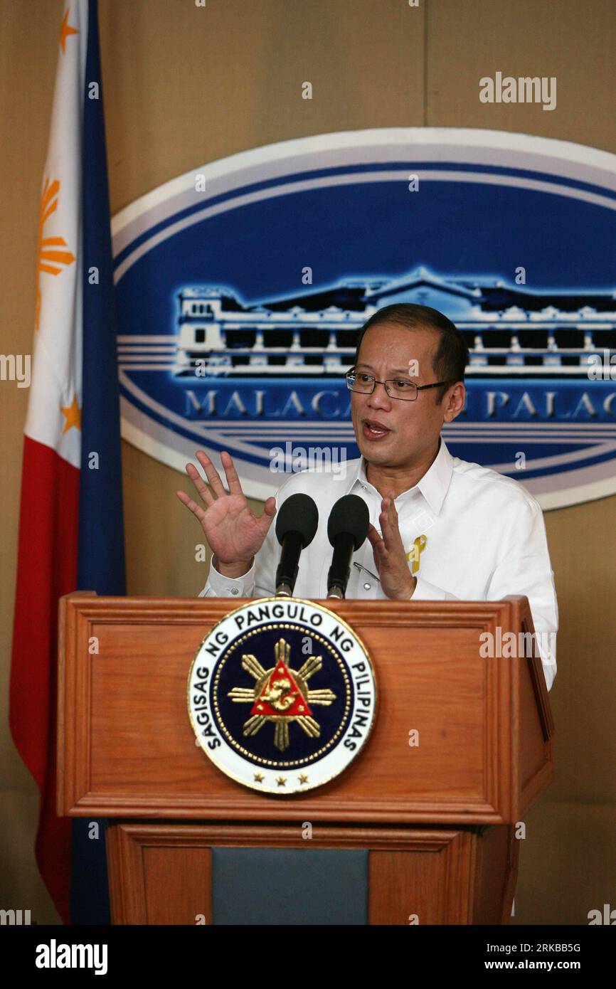 Philippine police officials hi-res stock photography and images - Alamy