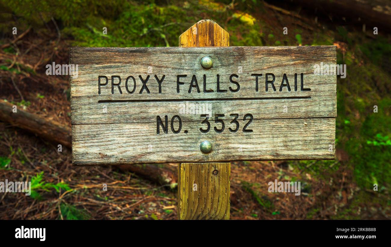 Proxy falls trail sign hi-res stock photography and images - Alamy