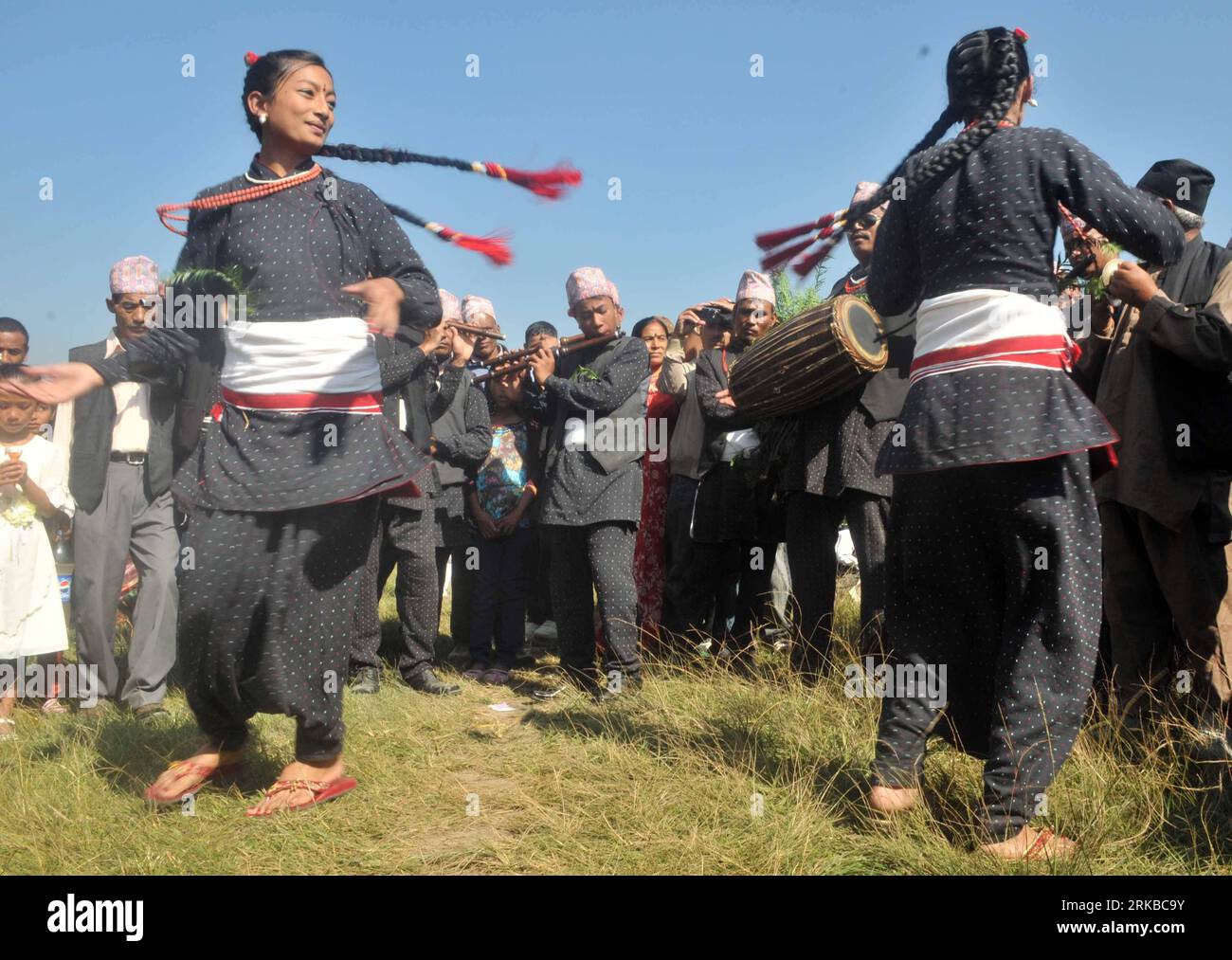 Newari dance hi-res stock photography and images - Alamy
