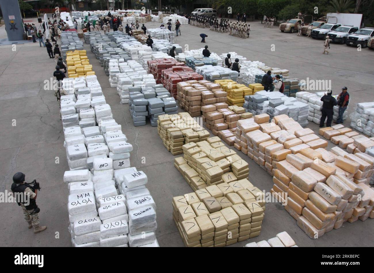 Drogen gras hi-res stock photography and images - Alamy