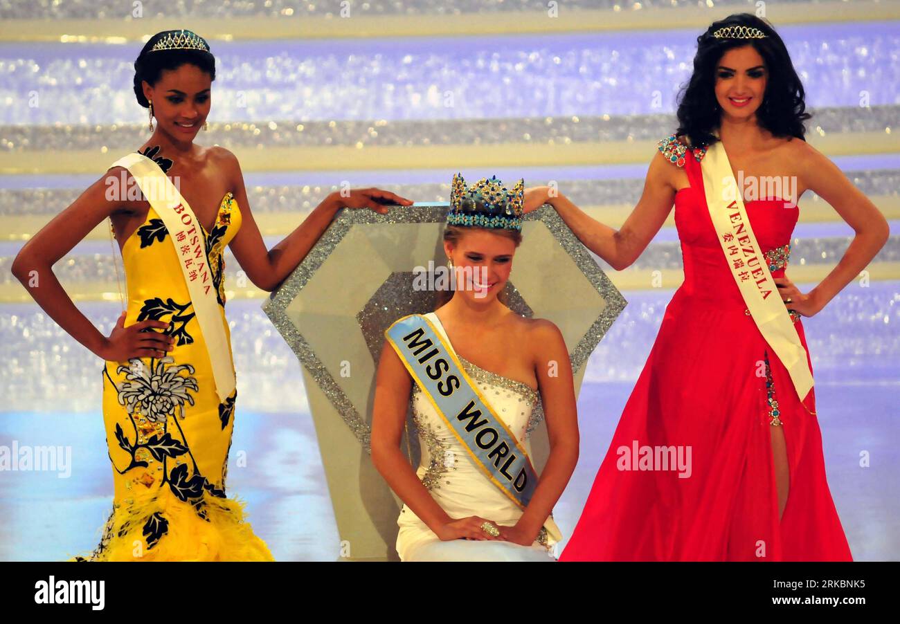 Miss world contestants l r miss hi-res stock photography and images - Alamy