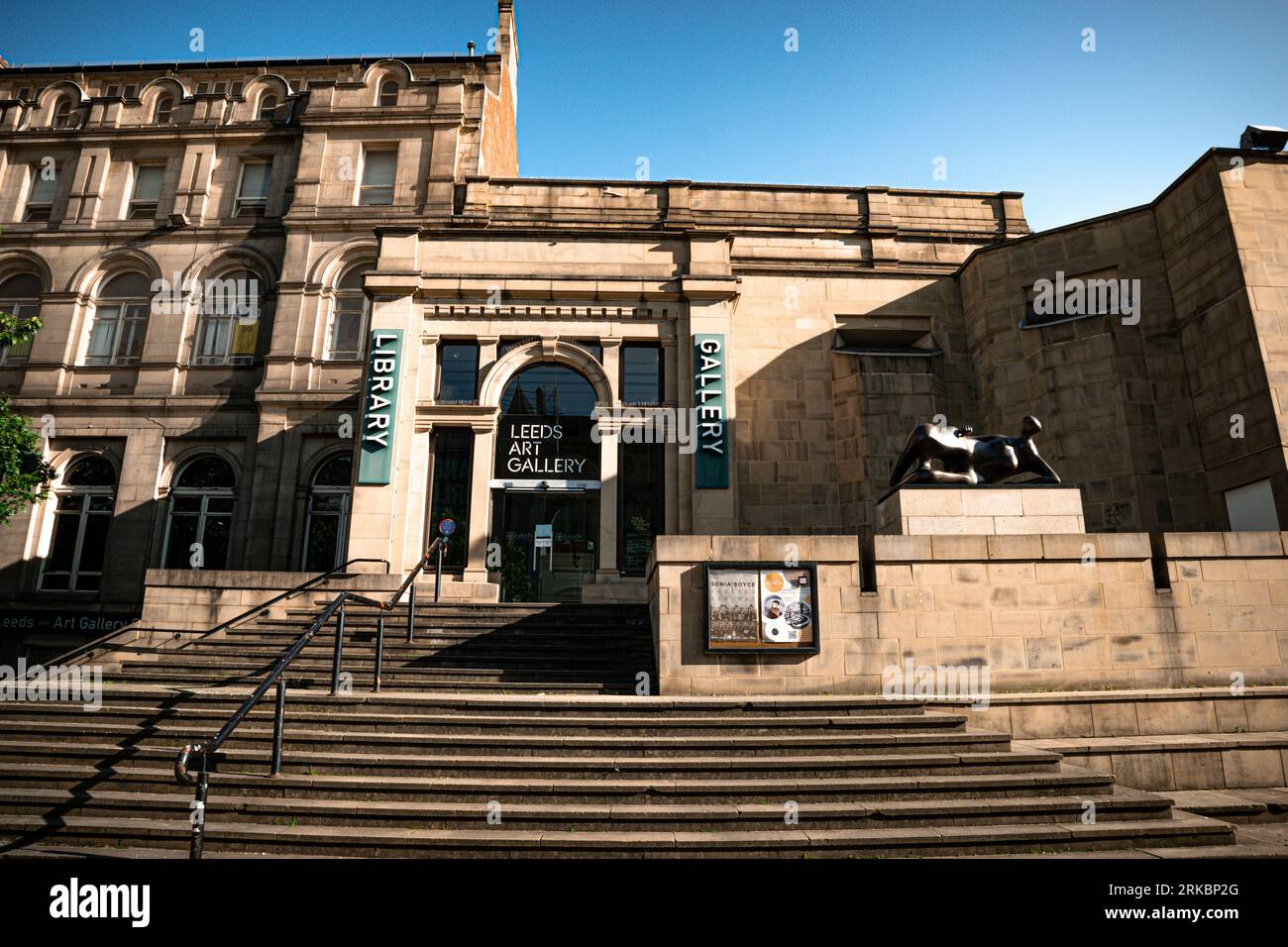 Leeds central library hi-res stock photography and images - Alamy